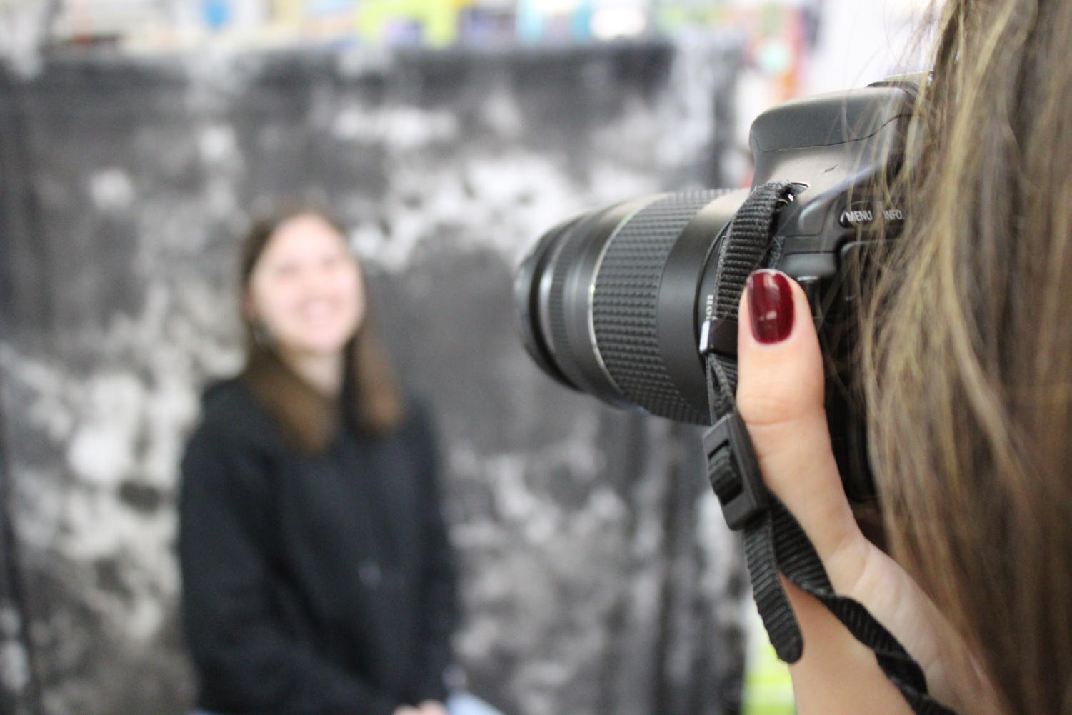 Yearbook offers free portraits for Seniors – The Moxie Mountie
